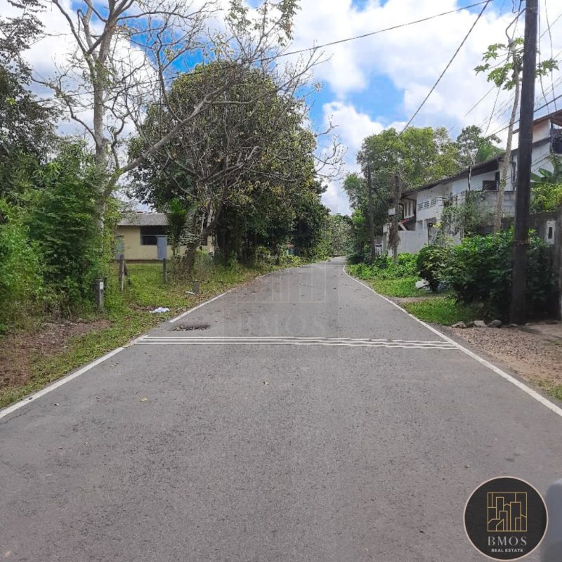 RESIDENTIAL LAND FOR SALE AT DAMPE ROAD- PILIYANDALA